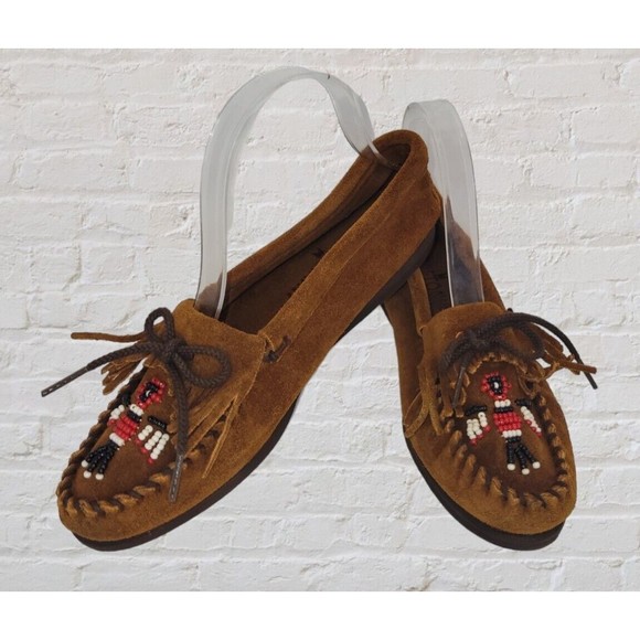 Minnetonka | Shoes | Minnetonka 7 Thunderbird Hand Beaded Moccasin ...